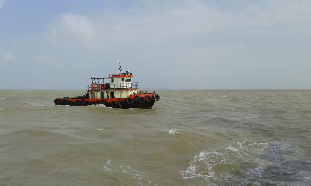 Boat floating in sea - PixaHive