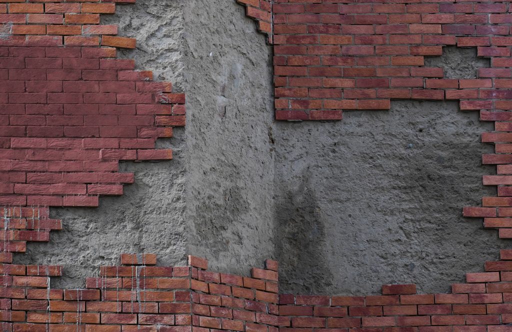 Bricks wall crack - PixaHive