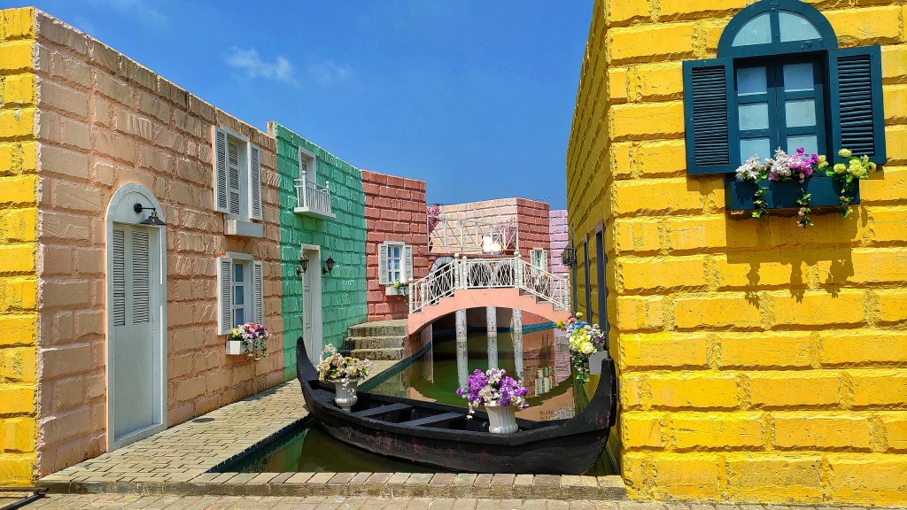 Colorful houses - PixaHive