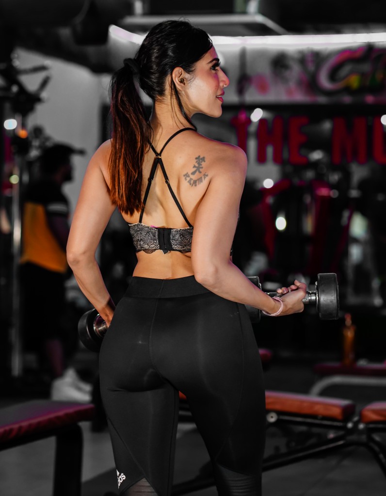 Fitness model from behind - PixaHive