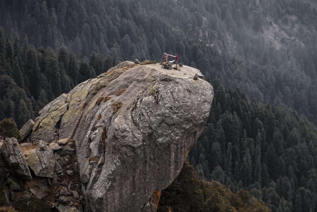 Giant Rock Formation - PixaHive