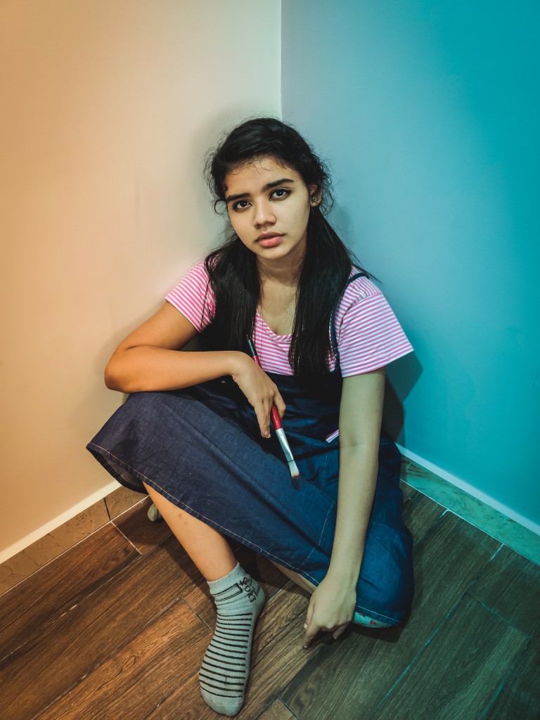 Model with a brush - PixaHive