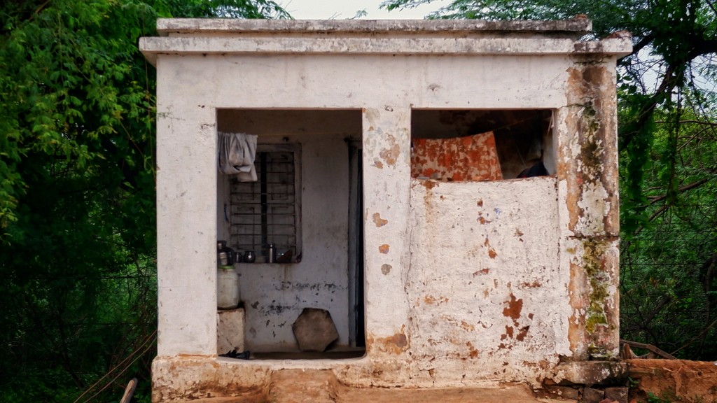 Small White House - Free Image by Aditya Gupta on PixaHive.com