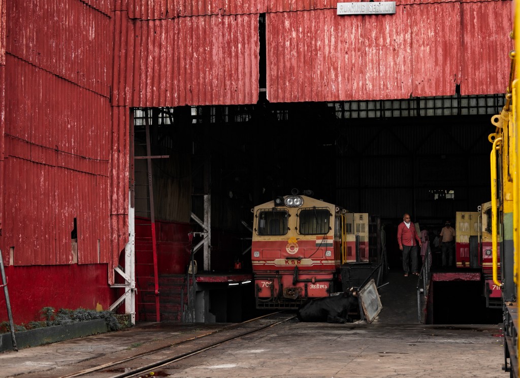 The Railway Garage - PixaHive