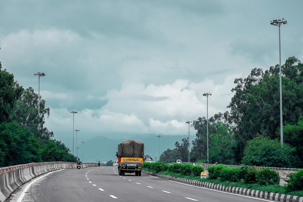 Traffic on National Highway - PixaHive