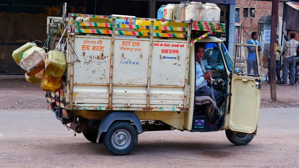 A loaded auto truck - PixaHive