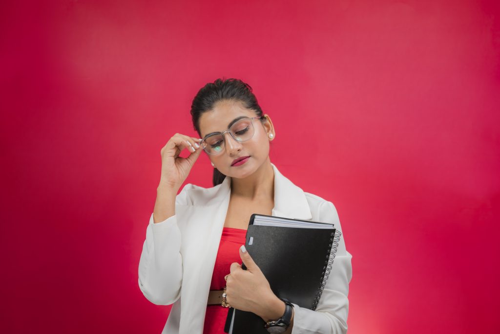 A professional working woman - PixaHive