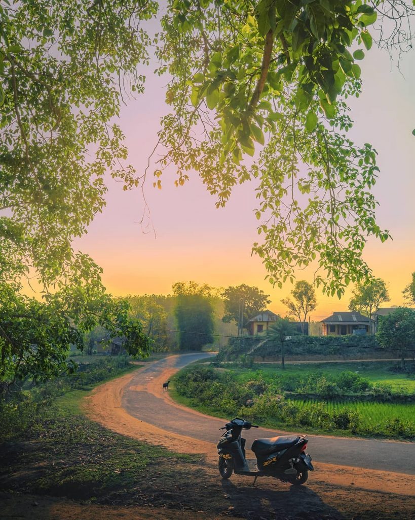 A road towards a village - PixaHive