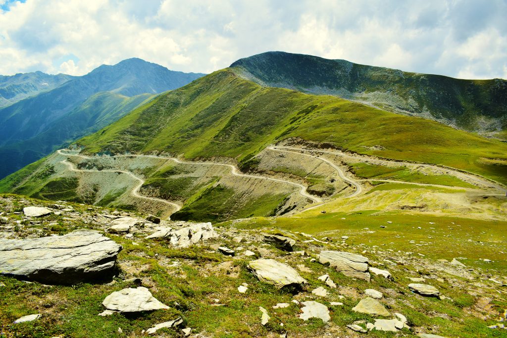 Beautiful green mountains of Sinthan Top, Kashmir - PixaHive