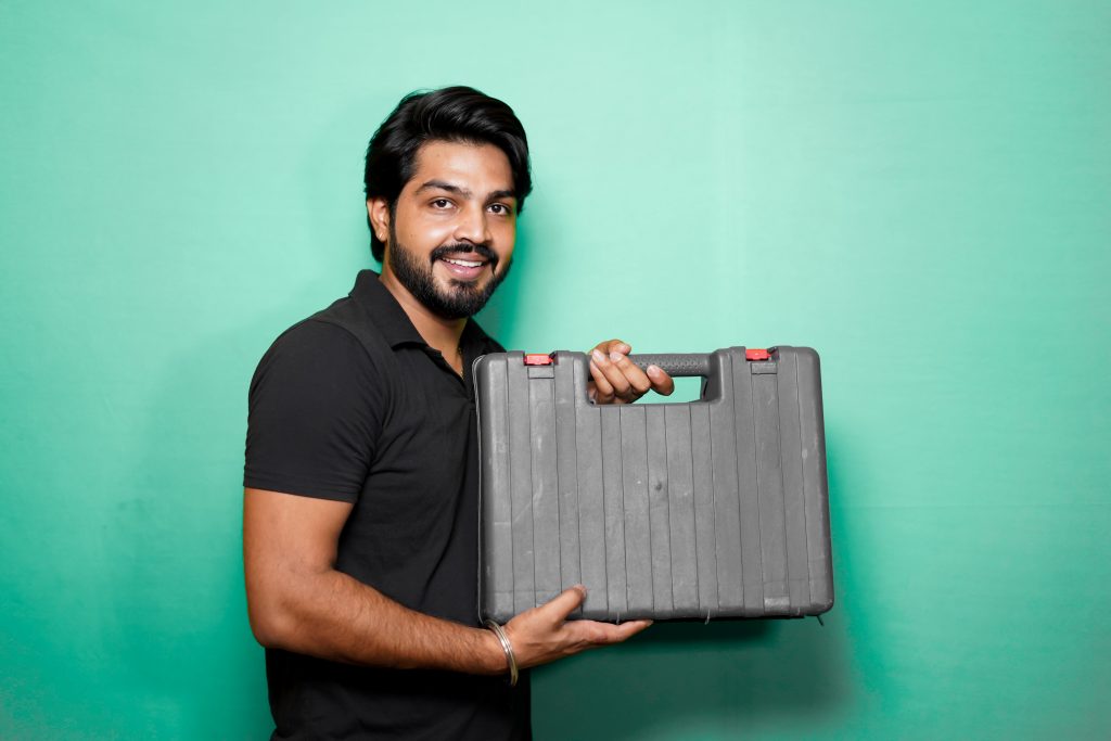 Boy put tools kit - PixaHive