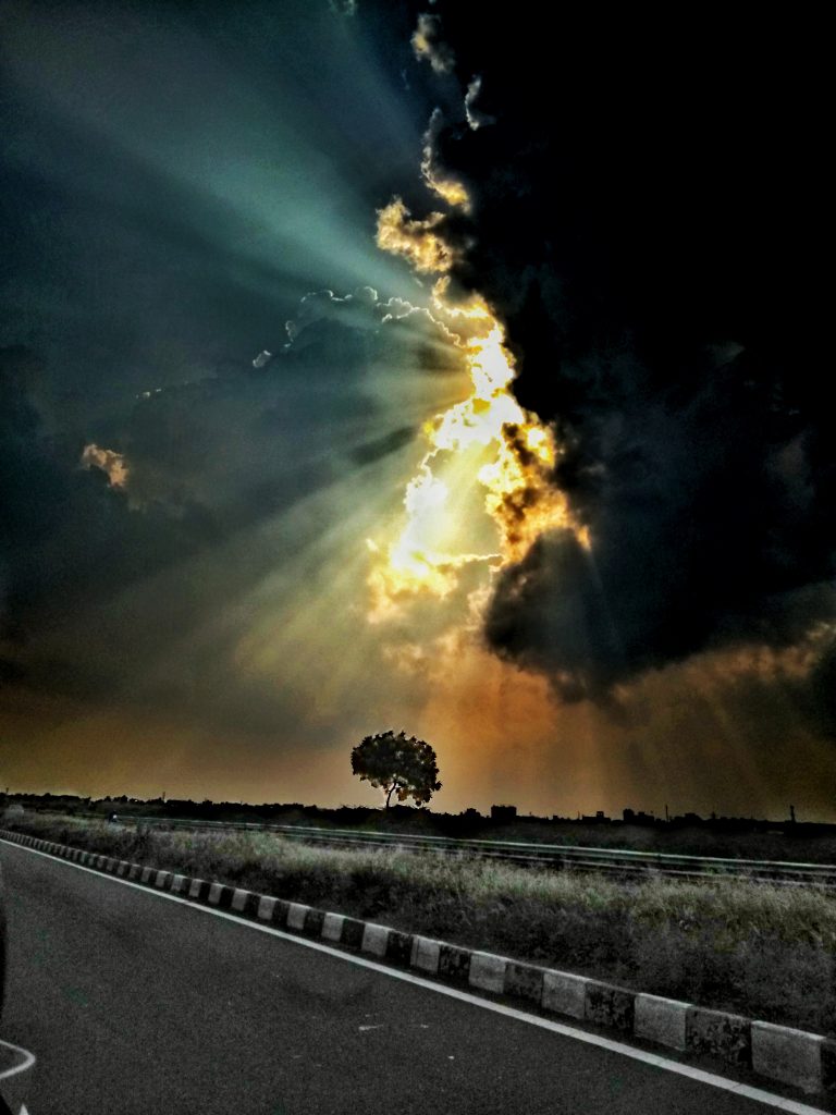 Capturing the Beauty of Sun Rays - PixaHive