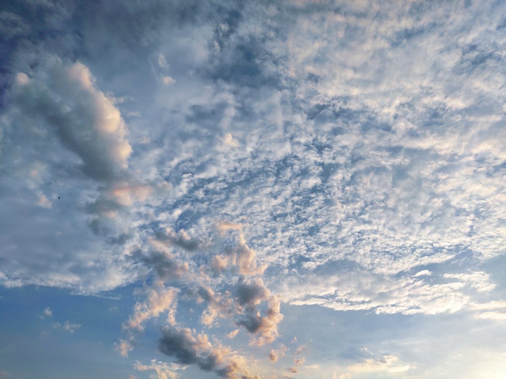 Clear sky with white cloud - PixaHive