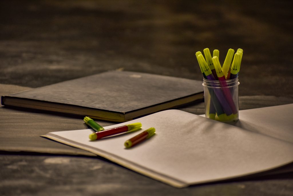 Color Pen in the art book - PixaHive