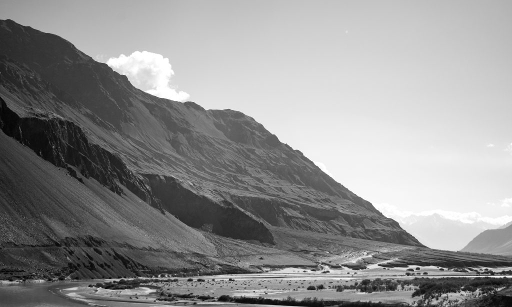 Desert mountains of Himalayan range - PixaHive
