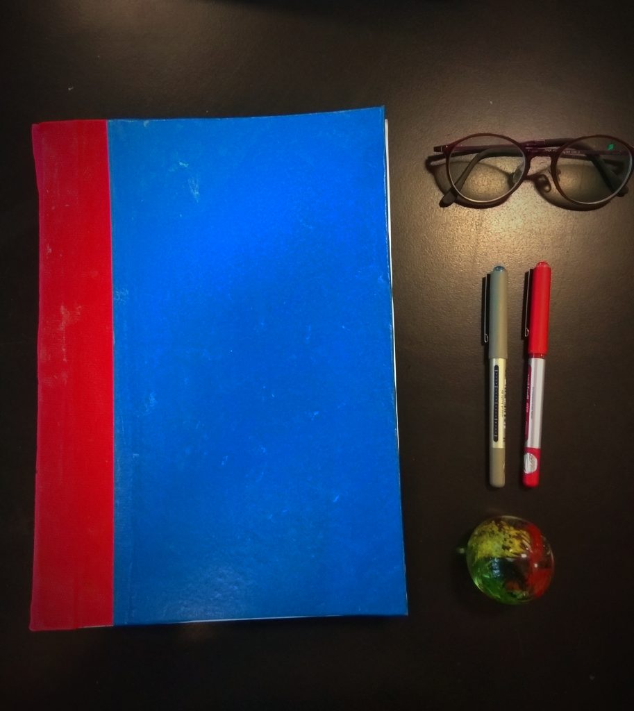 File, pen and specs - PixaHive