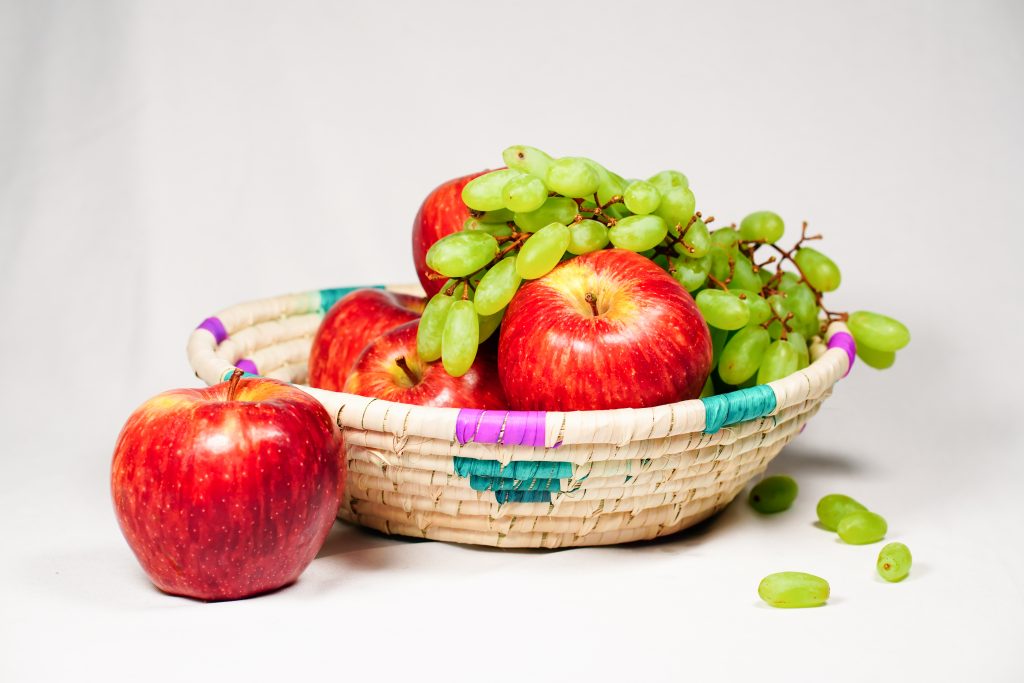 Fresh fruits in basket - PixaHive