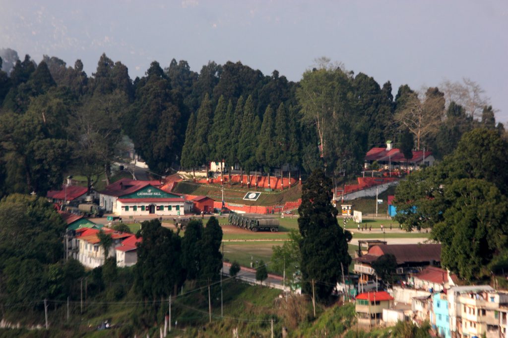 Hilly town - PixaHive