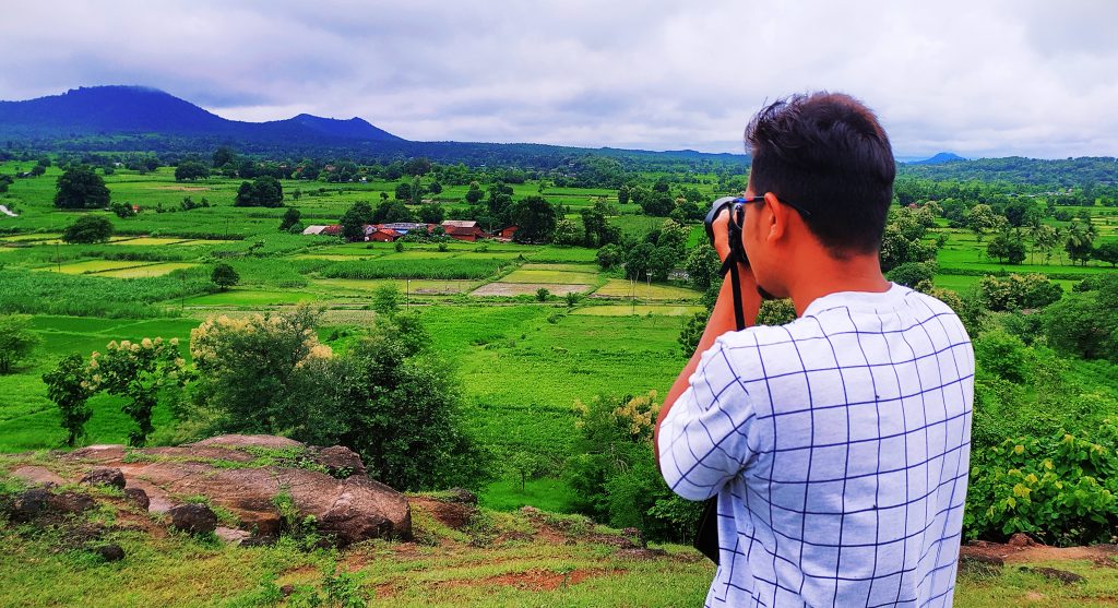 Man capturing a scene - PixaHive