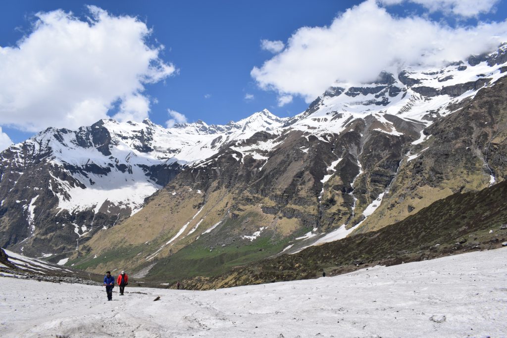 Mountain Ridge Scenery - PixaHive