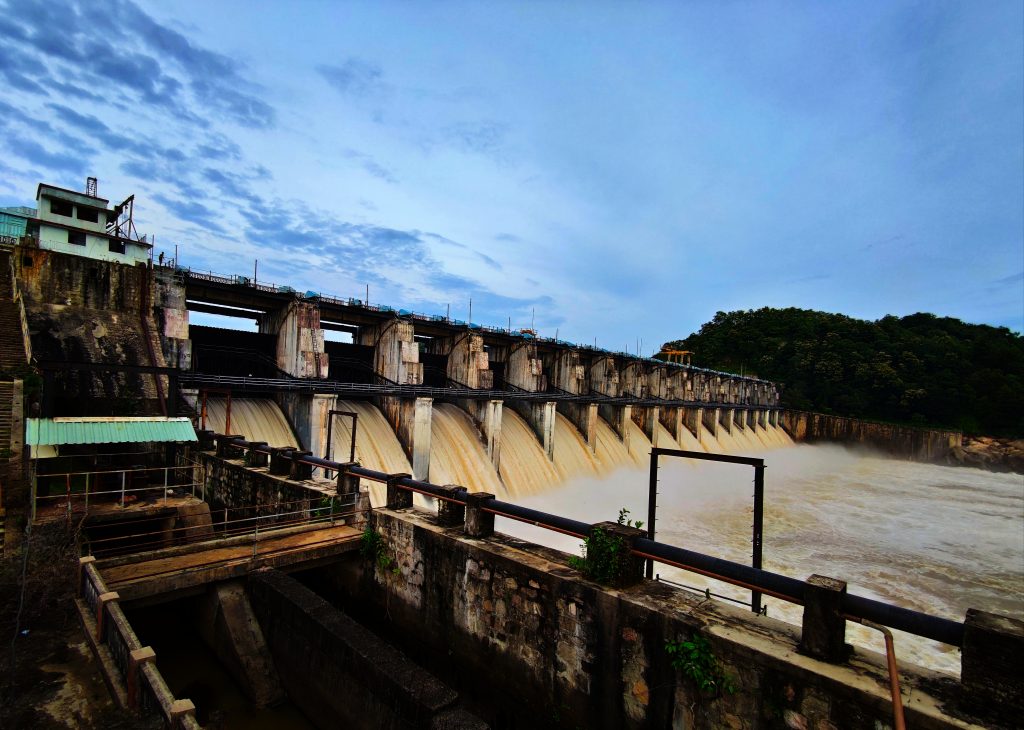 Pench Dam: all gates open - PixaHive
