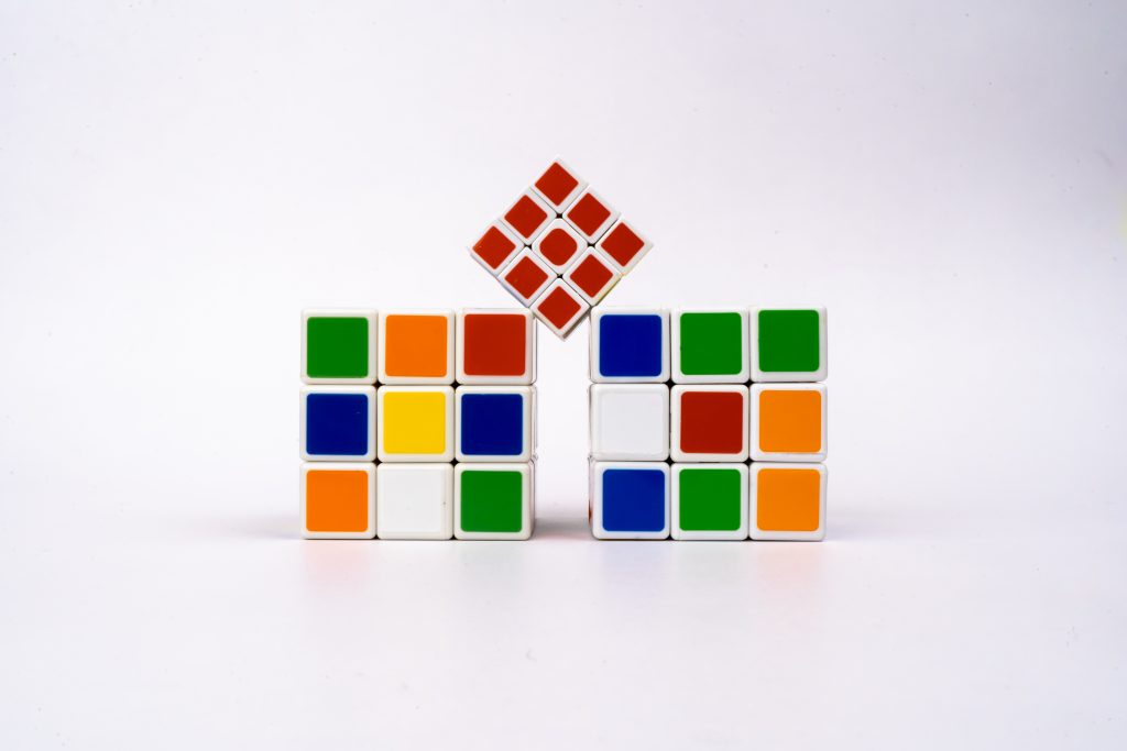 Rubik's cube pyramid - PixaHive