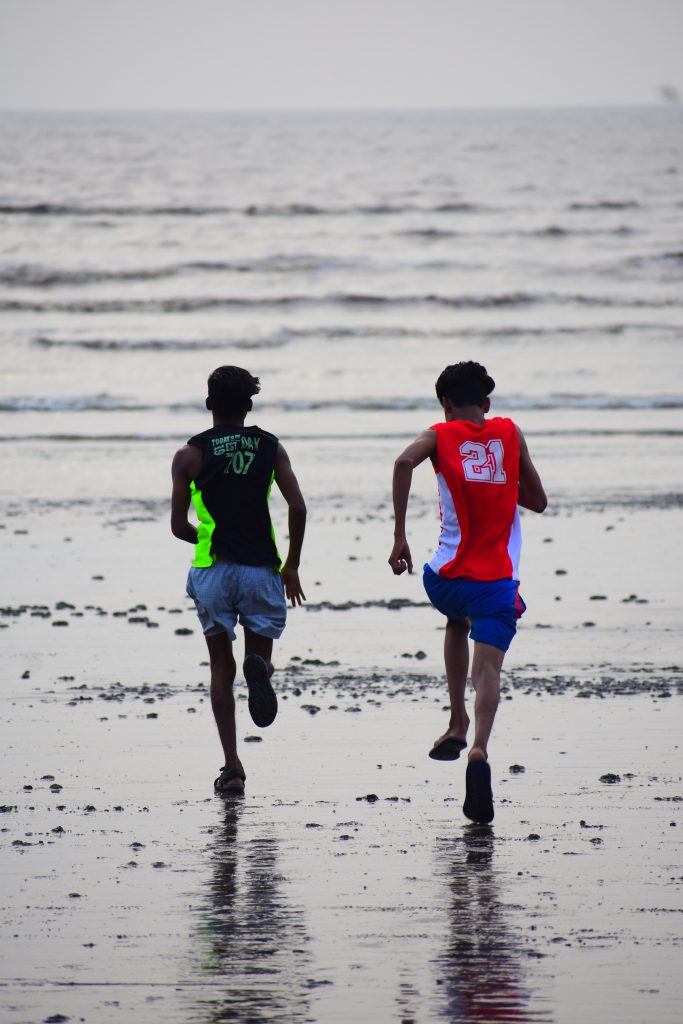 Running towards waves - PixaHive