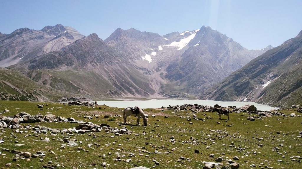 Sheshnaag Lake - PixaHive