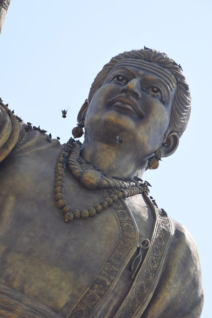 Statue of a man - PixaHive