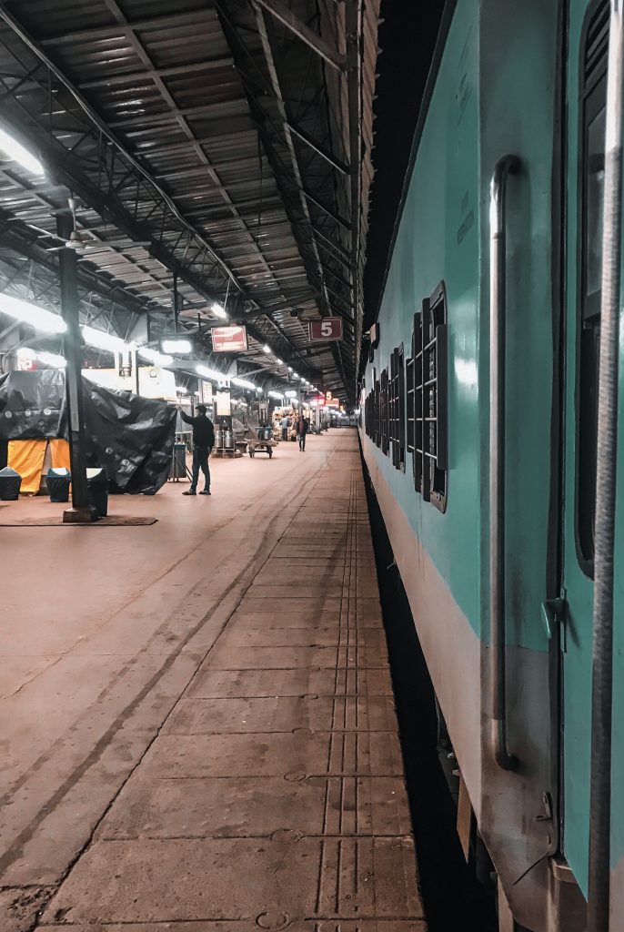 Symmetrical Train - PixaHive