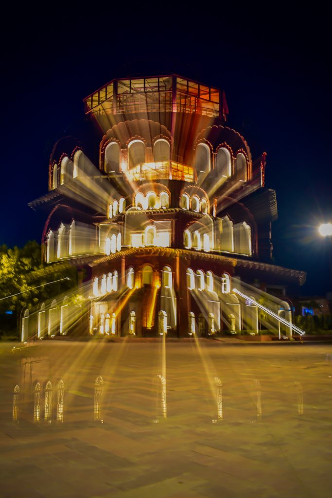 zoomed-in burst shot - PixaHive