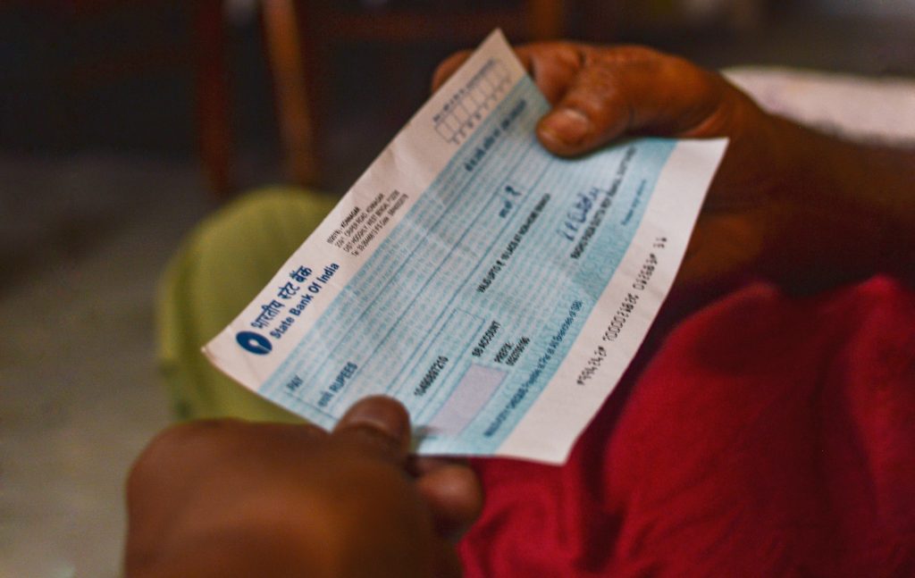 A bank cheque - PixaHive