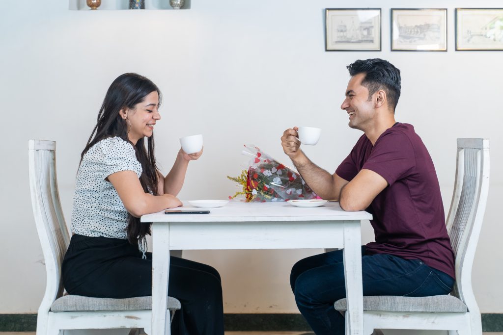 A couple on first date - PixaHive