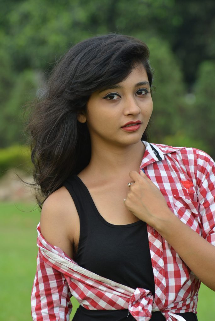 A fashion model posing - PixaHive