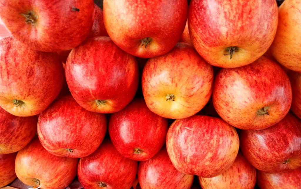 A pile of red apples - PixaHive