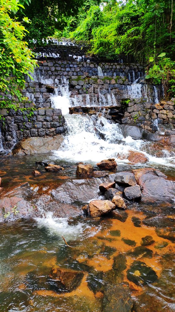 A small waterfall - PixaHive