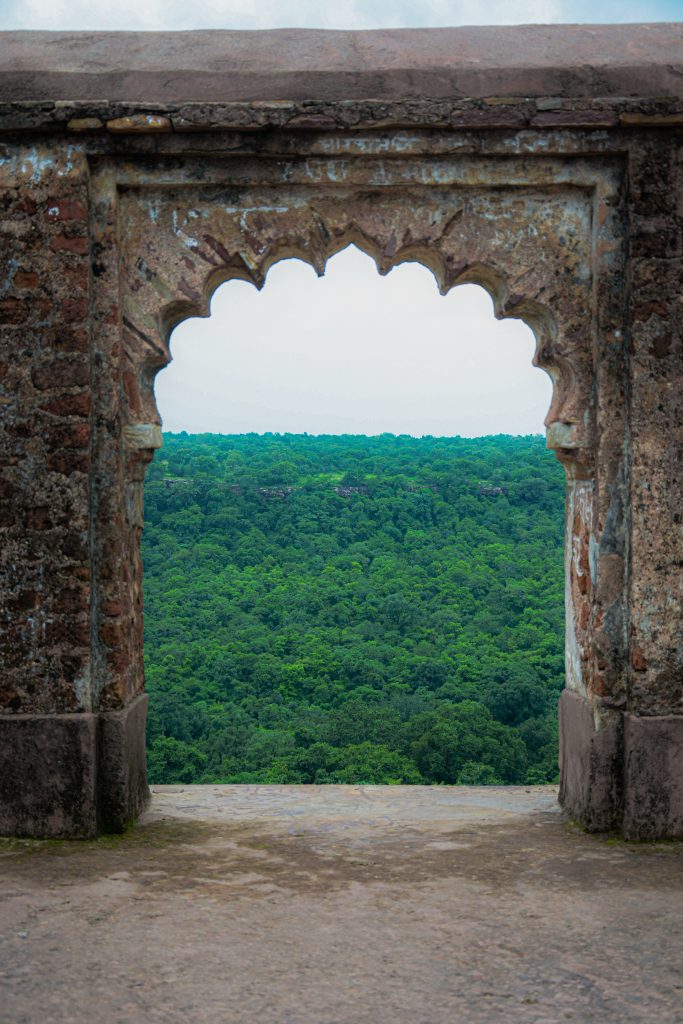 An arch of an old building - PixaHive