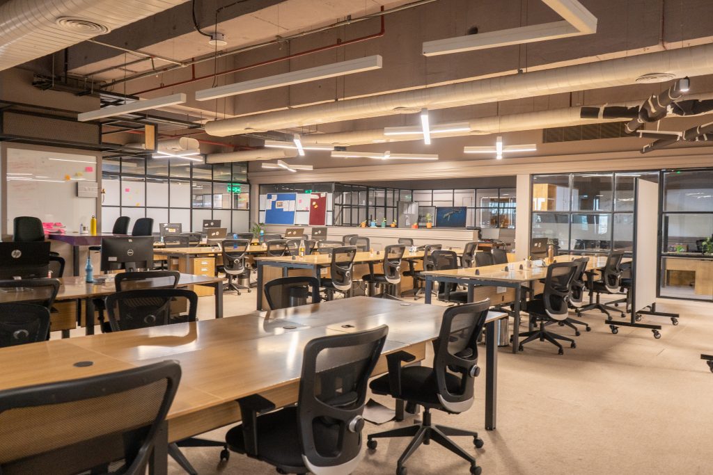 Big workspace - PixaHive