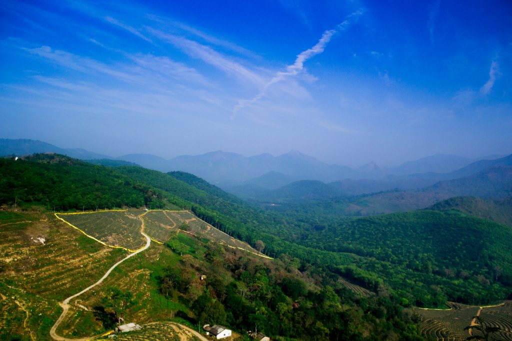 Blue sky mountain - PixaHive