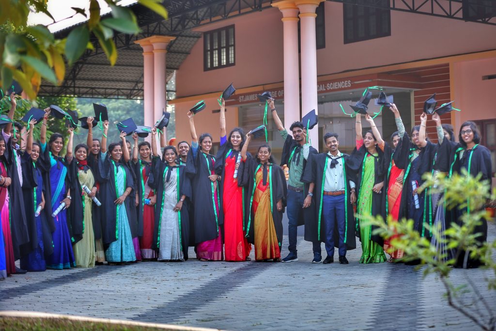 Degree graduates - PixaHive