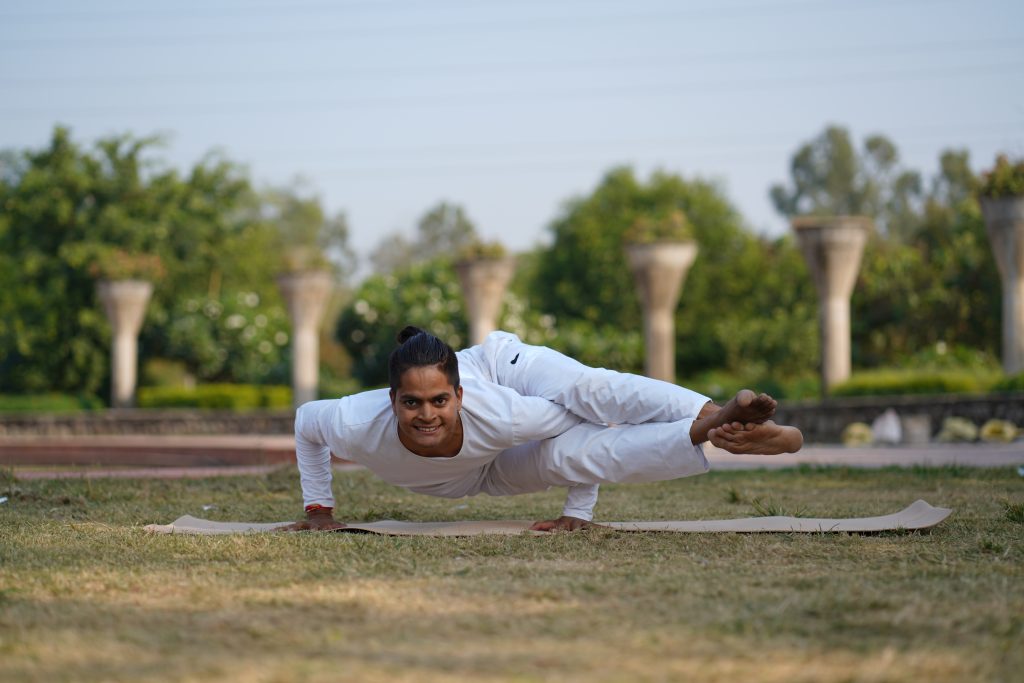 Eight Angle Pose - PixaHive