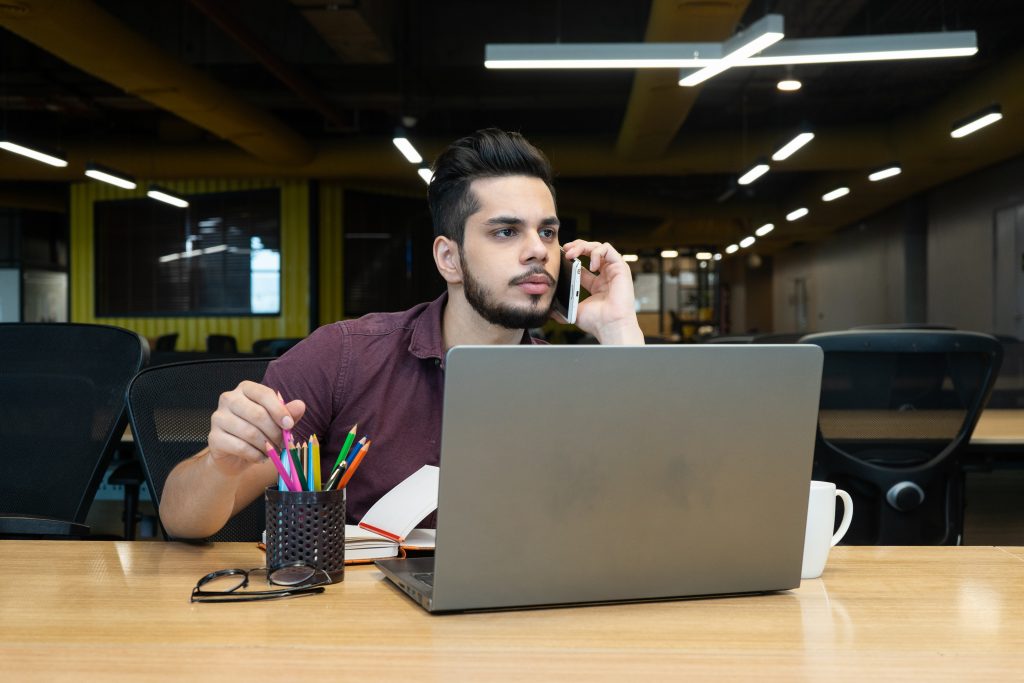 Employee listening to boss on call - PixaHive