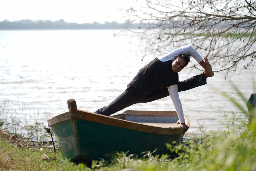 Flying Warrior Pose - PixaHive