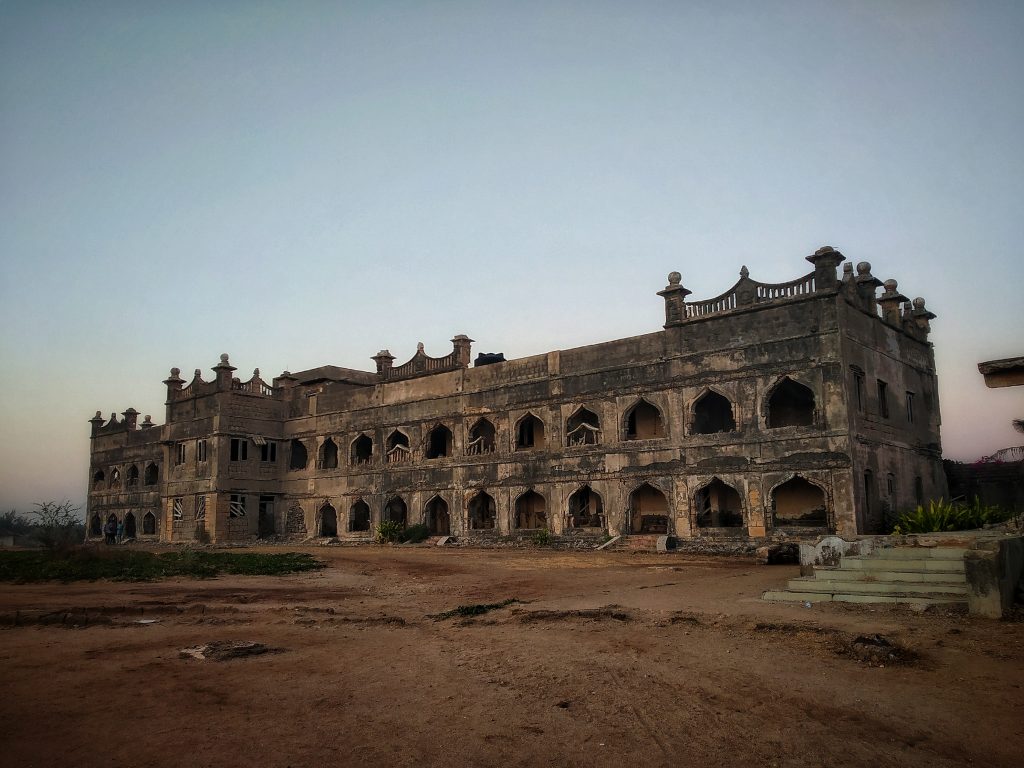 An old palace at chorwad Beach in Gujarat - PixaHive