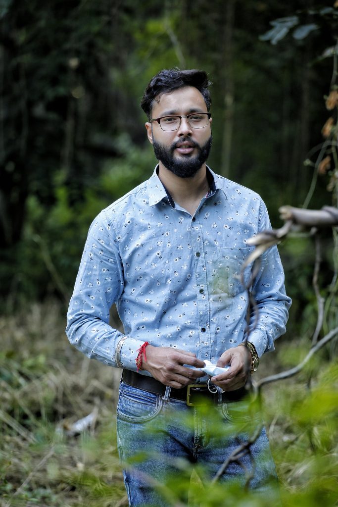 Man standing pose - PixaHive