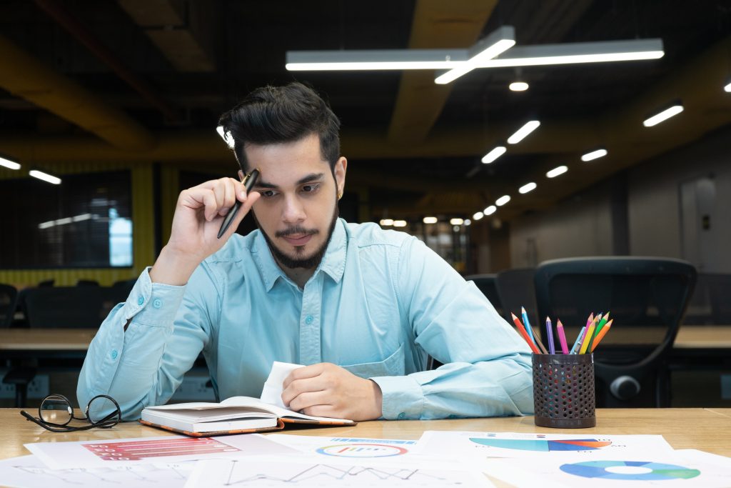 Manager figuring out work - PixaHive