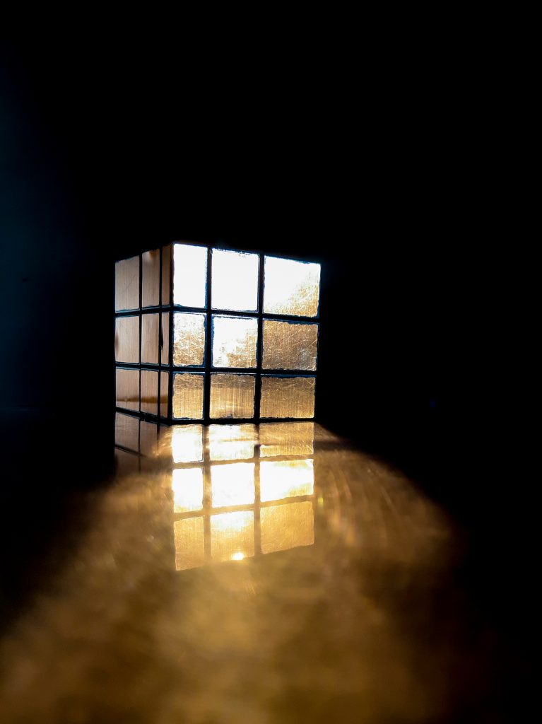 Mirror cube. - PixaHive