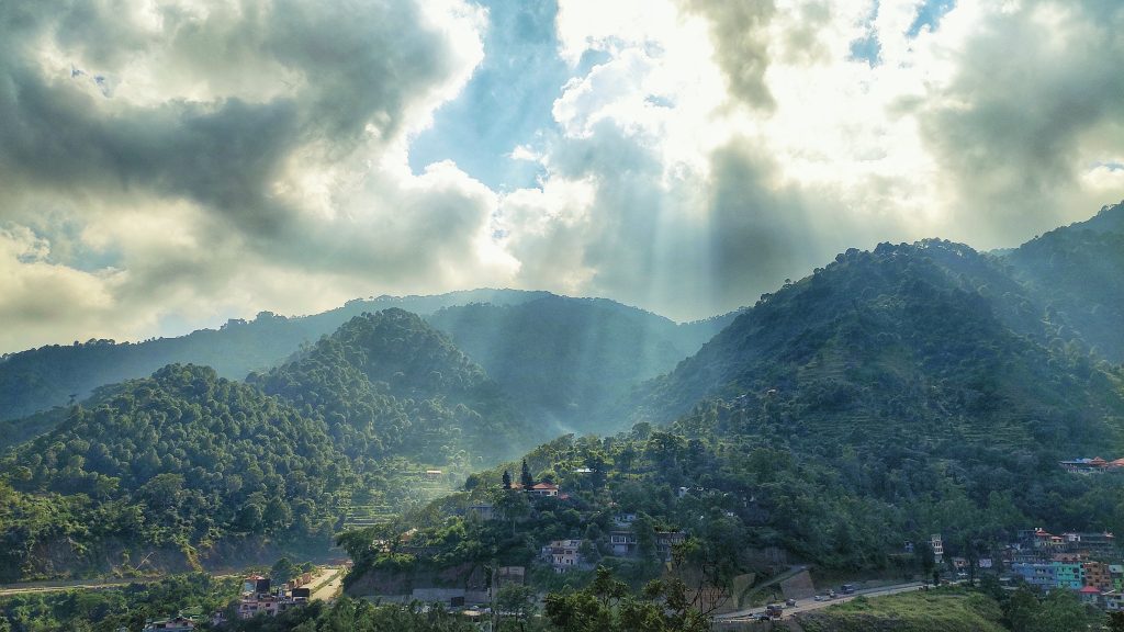 Mountains with sunrays - PixaHive