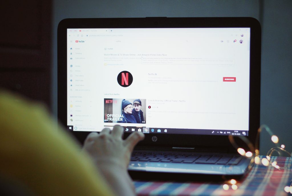 Netflix on laptop - PixaHive