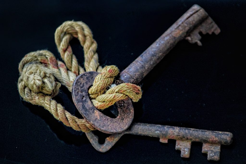 Old rusted keys - PixaHive