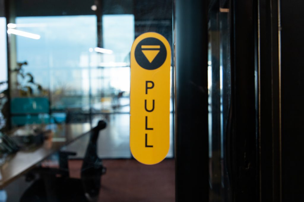 Pull sign - PixaHive